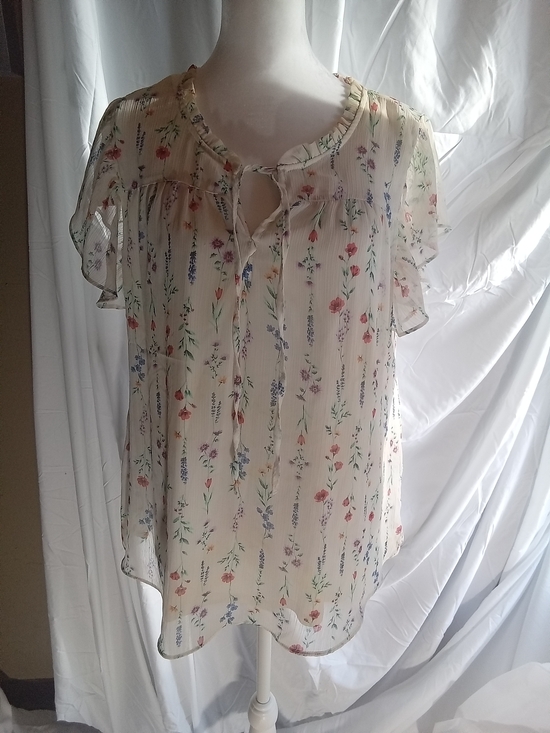 LC Lauren Conrad | Tops | Lc Lauren Conrad Cream Floral Tieneck Ruffle ...